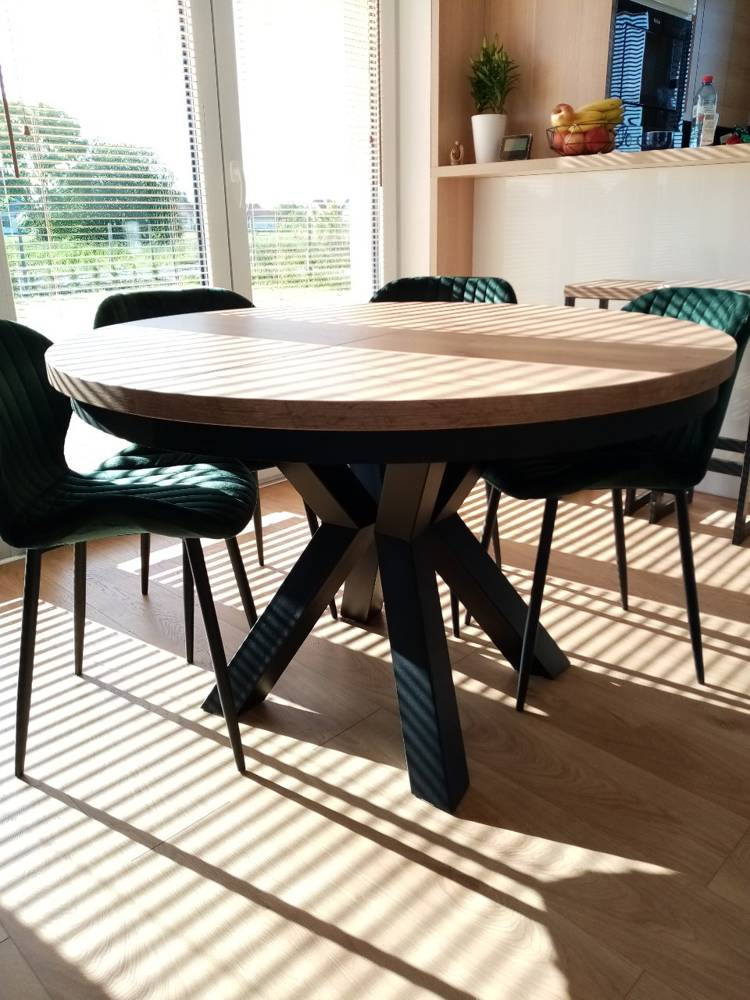 Rundt spisebord eg lancelot/ sort NARVIC