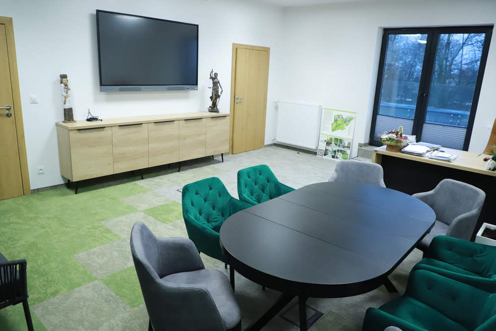 Sort rundt spisebord EDWARD