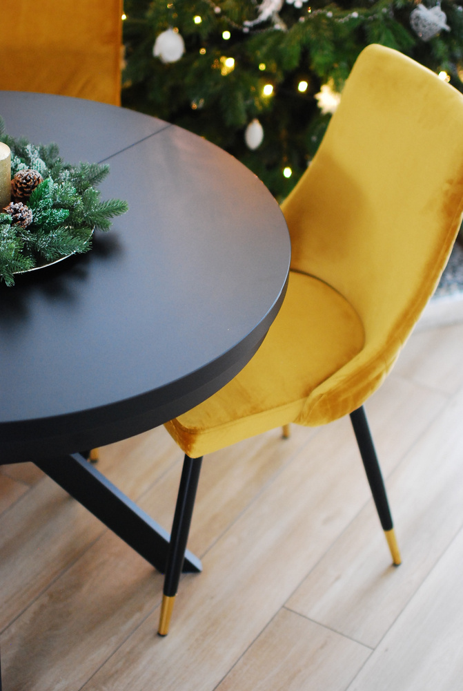 Sort rundt spisebord EDWARD